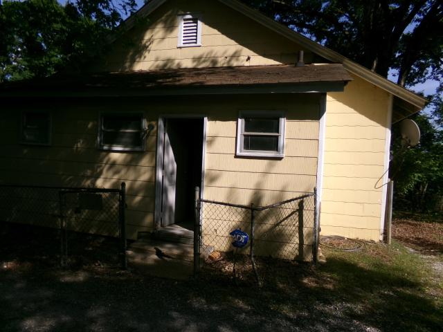 3876 Dixie Circle