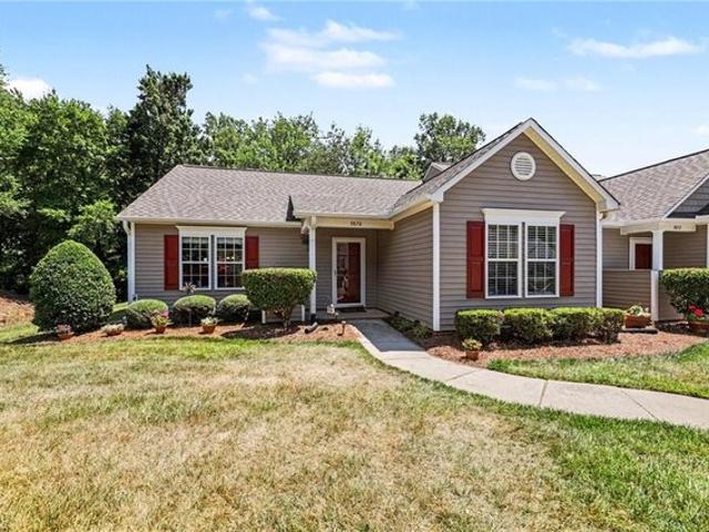 3876 Hanley Way, Walkertown, NC 27051
