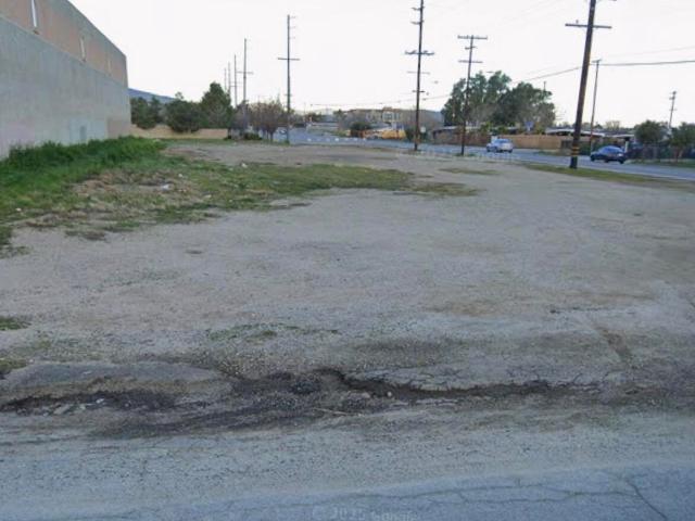 38773 9th St E, Palmdale, CA 93550 | MLS #26002 | Compass