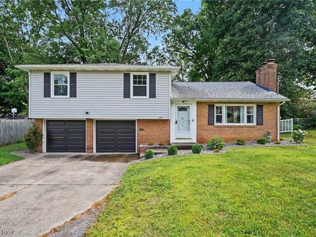 3877 Ayrshire Dr, Youngstown, OH 44511
