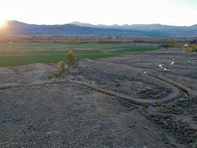 3877 Hot Springs Rd, Challis, ID 83226