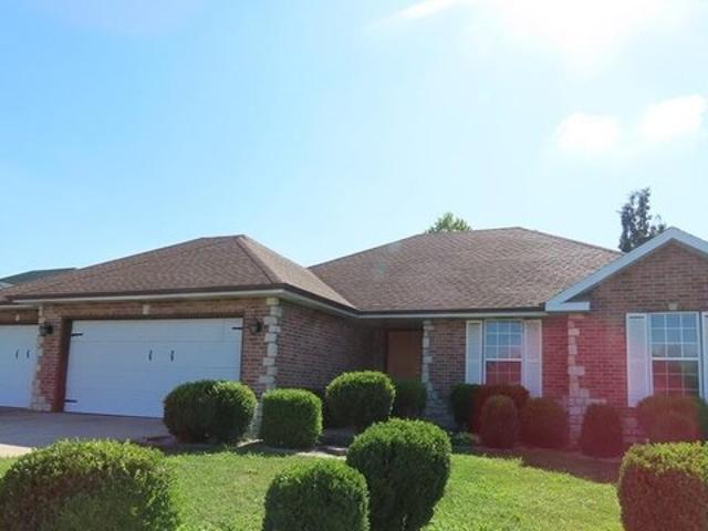 3877 S Cottage Ave, Springfield, MO 65807