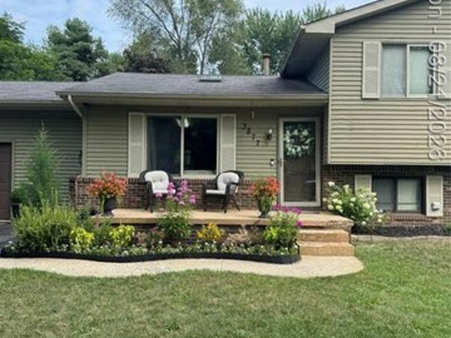 3877 Westlyn Dr, Lake Orion, MI 48359
