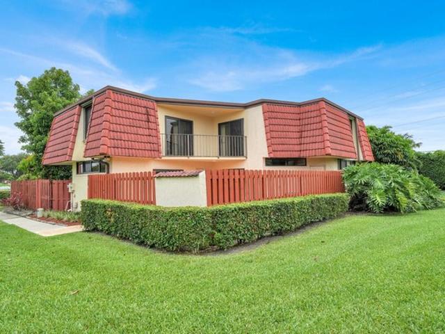 3878 Victoria Dr, West Palm Beach, FL 33406