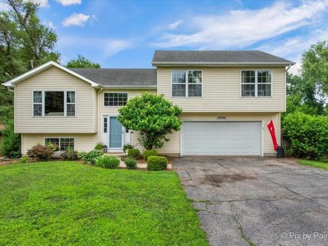 38796 N Kenmore Rd, Antioch, IL 60002