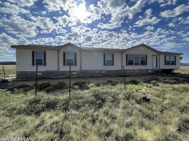 38701 W Tin Star Trl, Seligman, AZ 86337