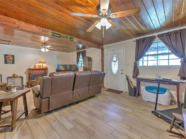 38708 9th Ave, Zephyrhills, FL 33542 | MLS #TB8425