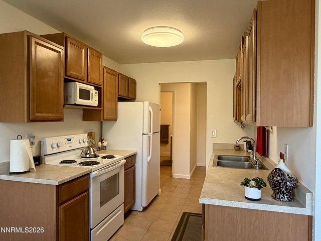 3870 E Leonesio Dr Apt B1, Reno, NV 89512