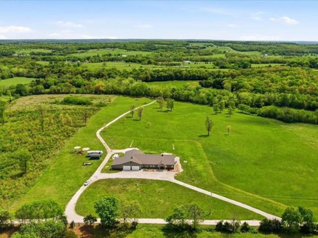 3870 S 75th Rd, Dunnegan, MO 65640