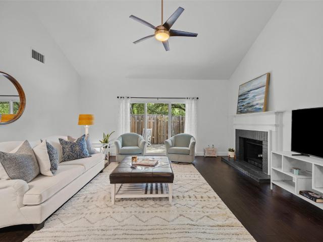 3870 Williamsburg Cir