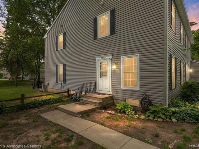 38718 Barnstable Ln, Clinton Township, MI 48038