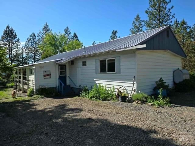 3871 Lakeview Road