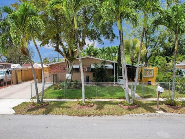 3871 59th Ter SW, Davie, FL 33314