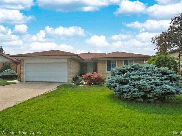 38727 Mount Kisco Dr, Sterling Heights, MI 48310