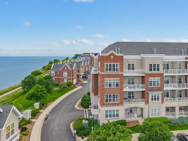 3872 S Lake Dr, Unit 209