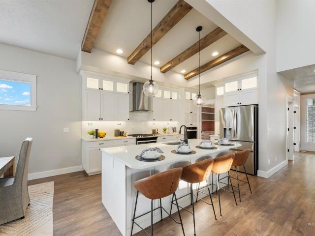 3872 W Anatole Street