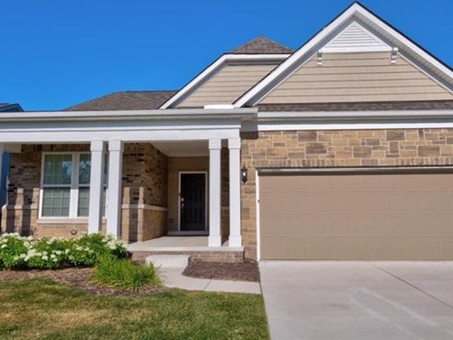 38731 Chasewood Ct, Farmington Hills, MI 48335