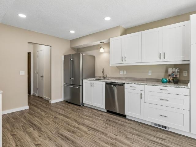 3873 Dolomite Dr, Eagan, MN 55122 | MLS #6823 | Compass