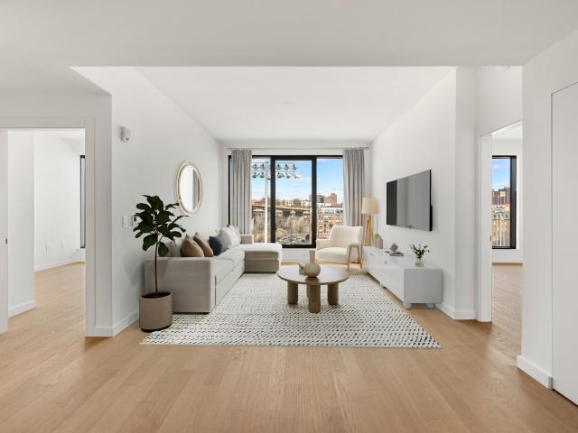 387 8Th St # 4P