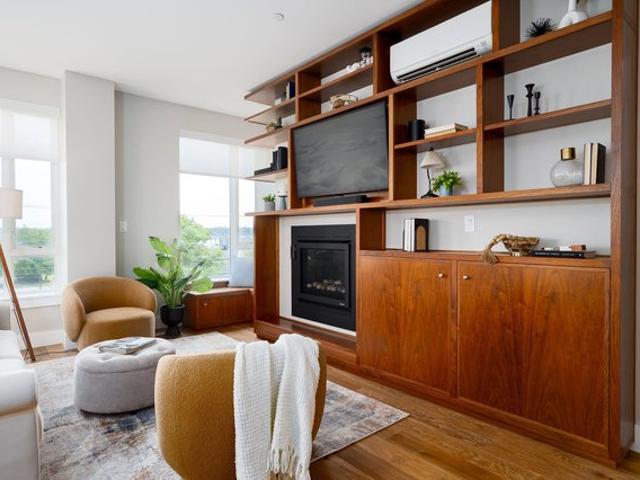 387 Commercial St Unit 322, Portland, ME 04101