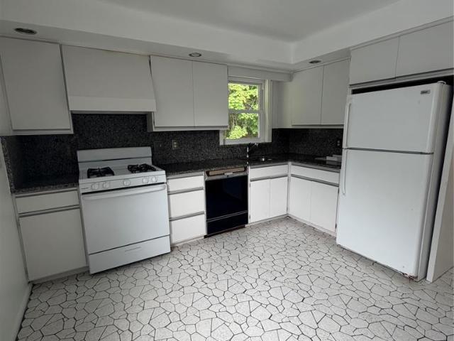 387 Farnham Avenue # 2