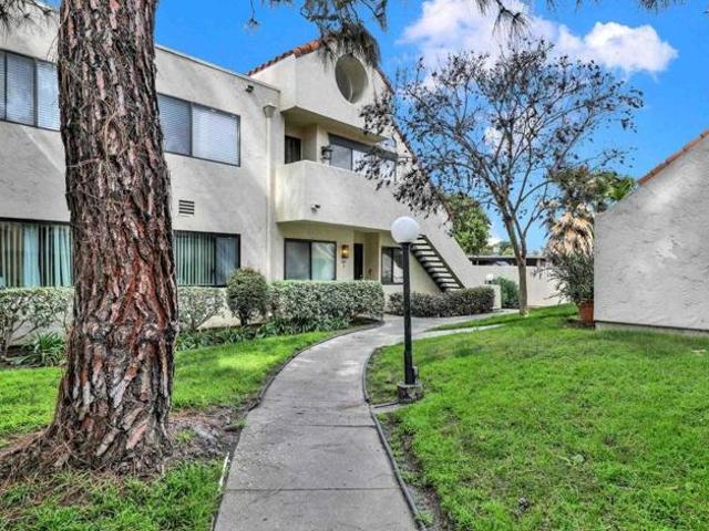 387 N Melrose Dr #E, Vista, CA 92083