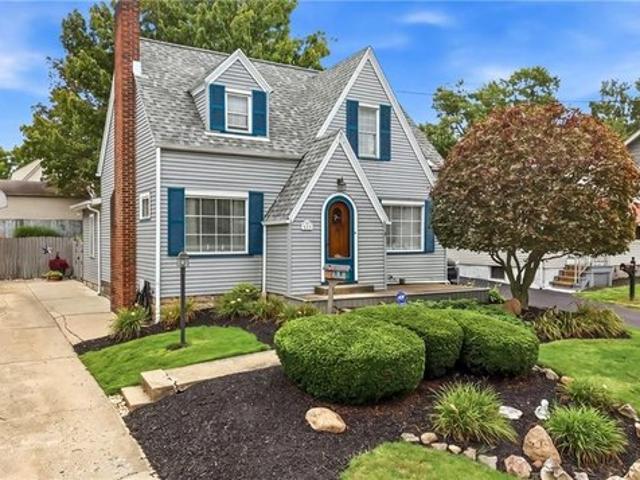 387 Spencer Ave, Sharon, PA 16146