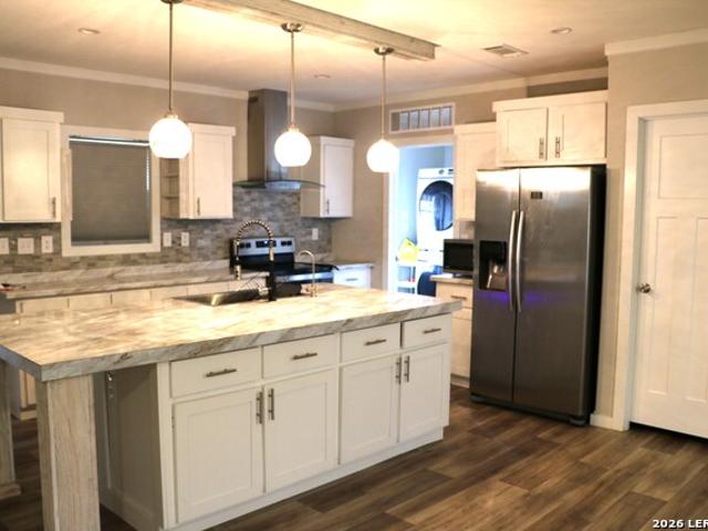 387 Private Road 1525
