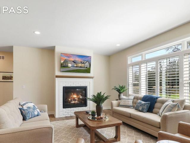 387 W Geneva St, Williams Bay, WI