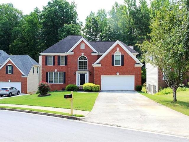 3884 Meandering Way SW, Lilburn, GA 30047