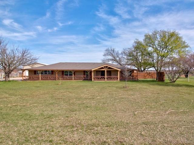 3884 E Lois Rd, Sanger, TX 76266