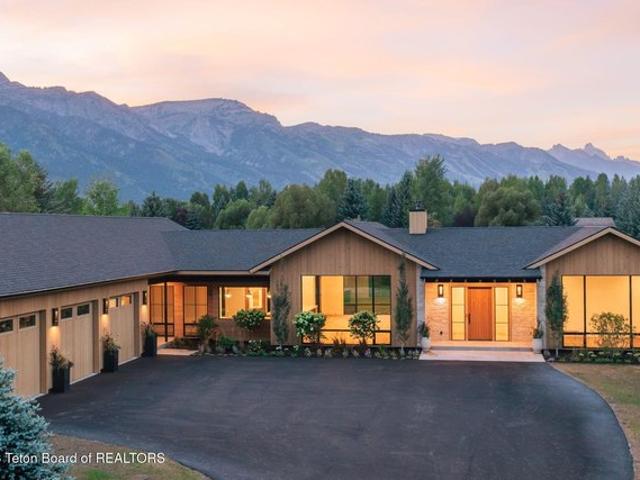 3885 Miles Rd, Wilson, WY 83014