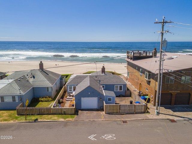 3885 NW Jetty Ave, Lincoln City, OR 97367