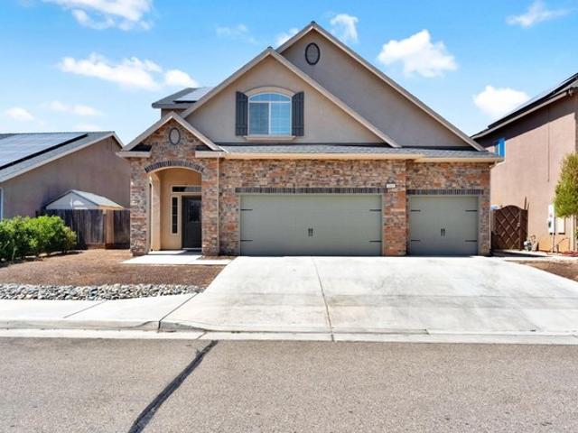 3885 Alamos Ave, Clovis, CA 93619
