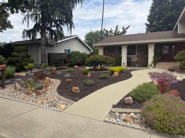 3885 Aragon Lane