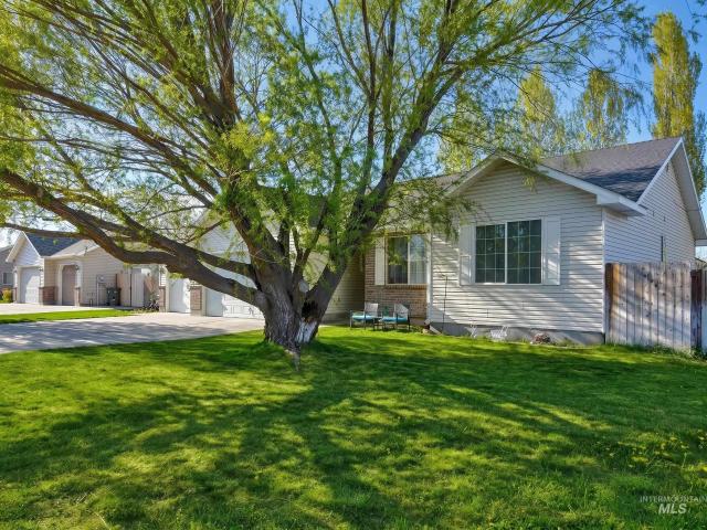 3885 Deer Meadow