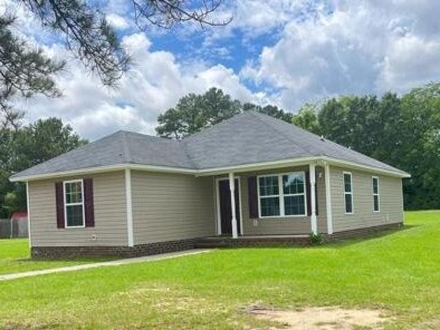 3885 Delaware Dr, Dalzell, SC 29040