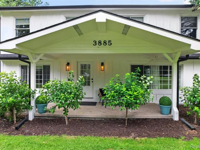 3885 Quarton Road