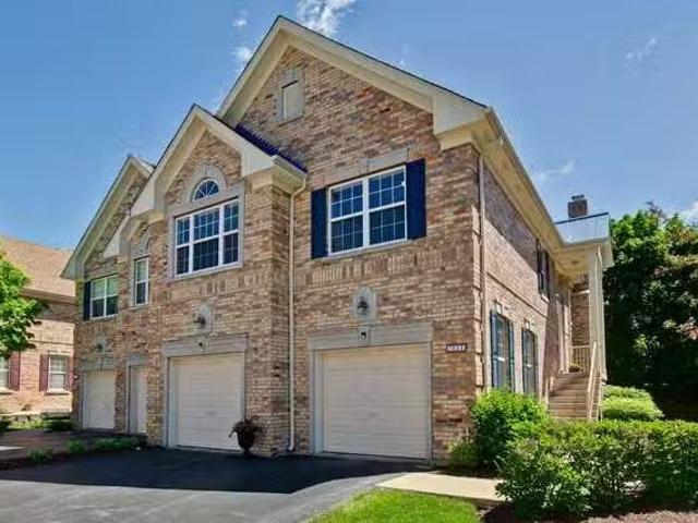 38864628 1253 Christine