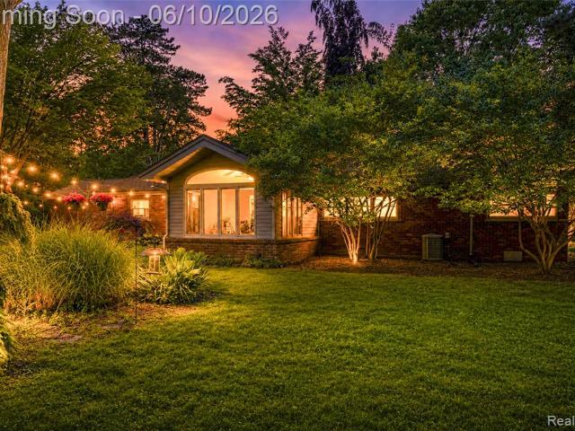 3887 Stonecrest Road