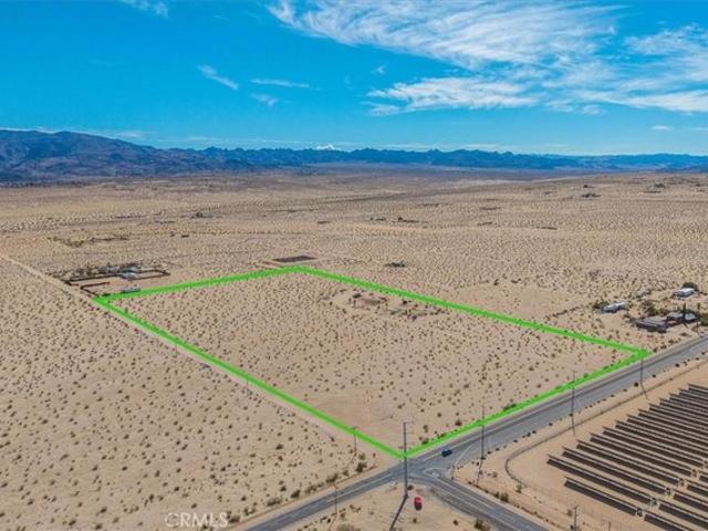 3888 Desert Heights Dr, Twentynine Palms, CA 92277