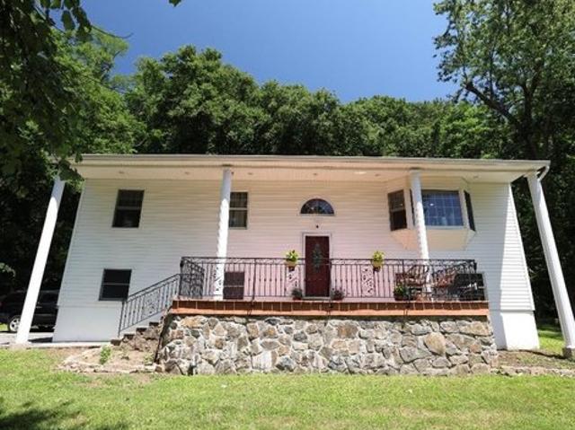 3888 Fawn Ct, Shrub Oak, NY 10588