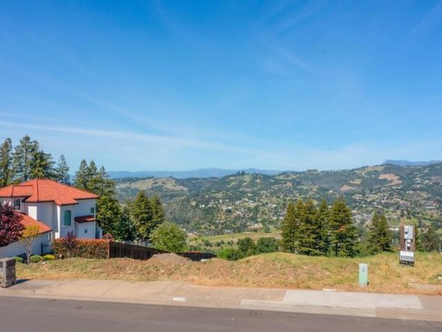 3888 Skyfarm Dr, Santa Rosa, CA 95403
