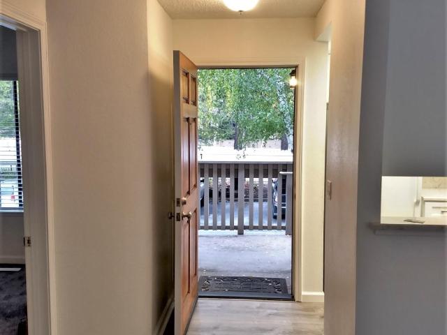 3889 Crow Canyon Rd