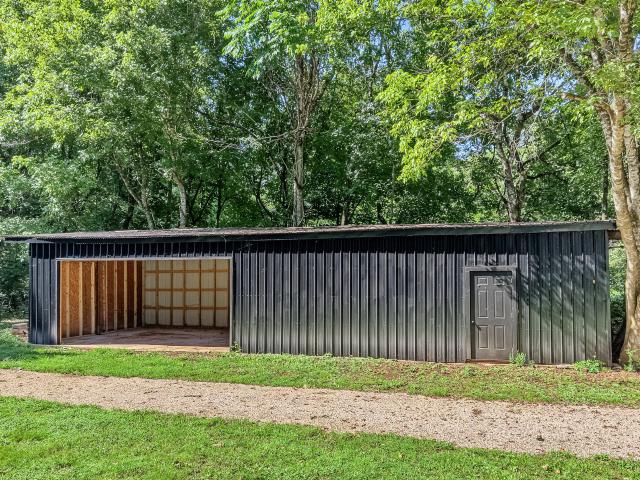 3889 Quarry Rd