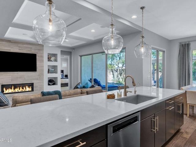 3880 E Horseshoe Pl, Chandler, AZ 85249