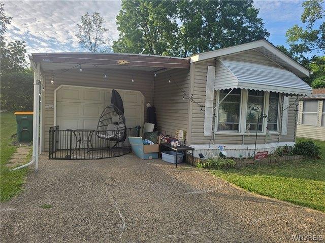 3880 Lockport Olcott Rd, Lockport, NY 14094