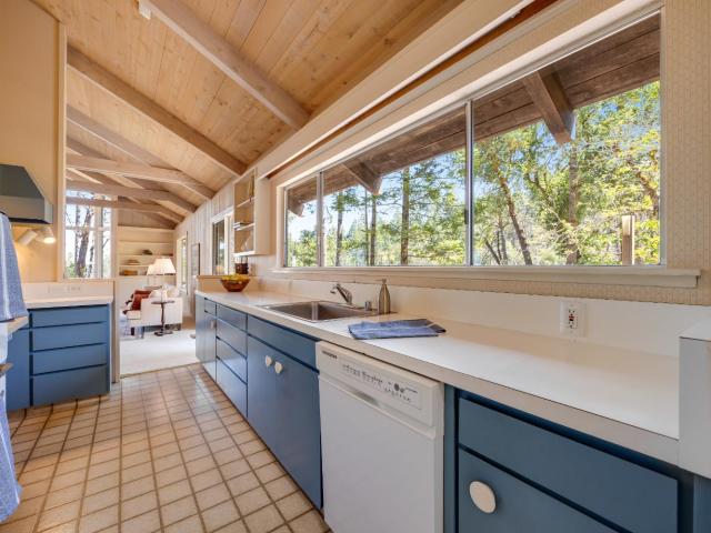 3880 Spring Mountain Rd, St. Helena, CA 94574 | MLS #325066