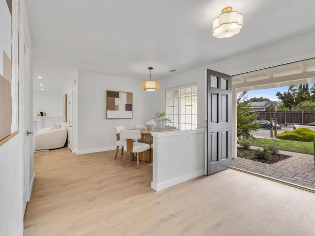 3880 Villa Glen Way