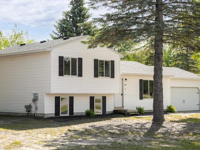 3880 Whispering Oaks Drive